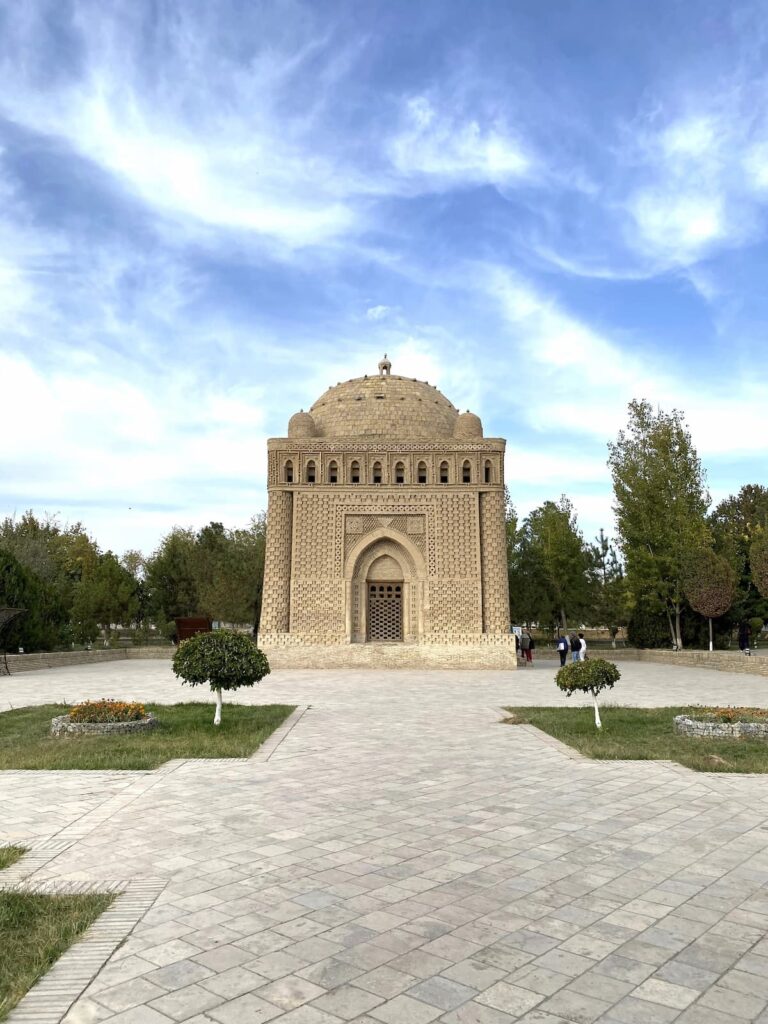 【世界遺産】ブハラ「イスマーイール・サーマーニー廟」中央アジア最古のイスラム建築 - 世界遺産 観たやつ